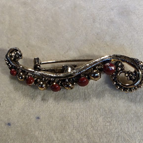 gerrys | Jewelry | Vintage Gerrys Goldtoned And Enamel Brooch | Poshmark